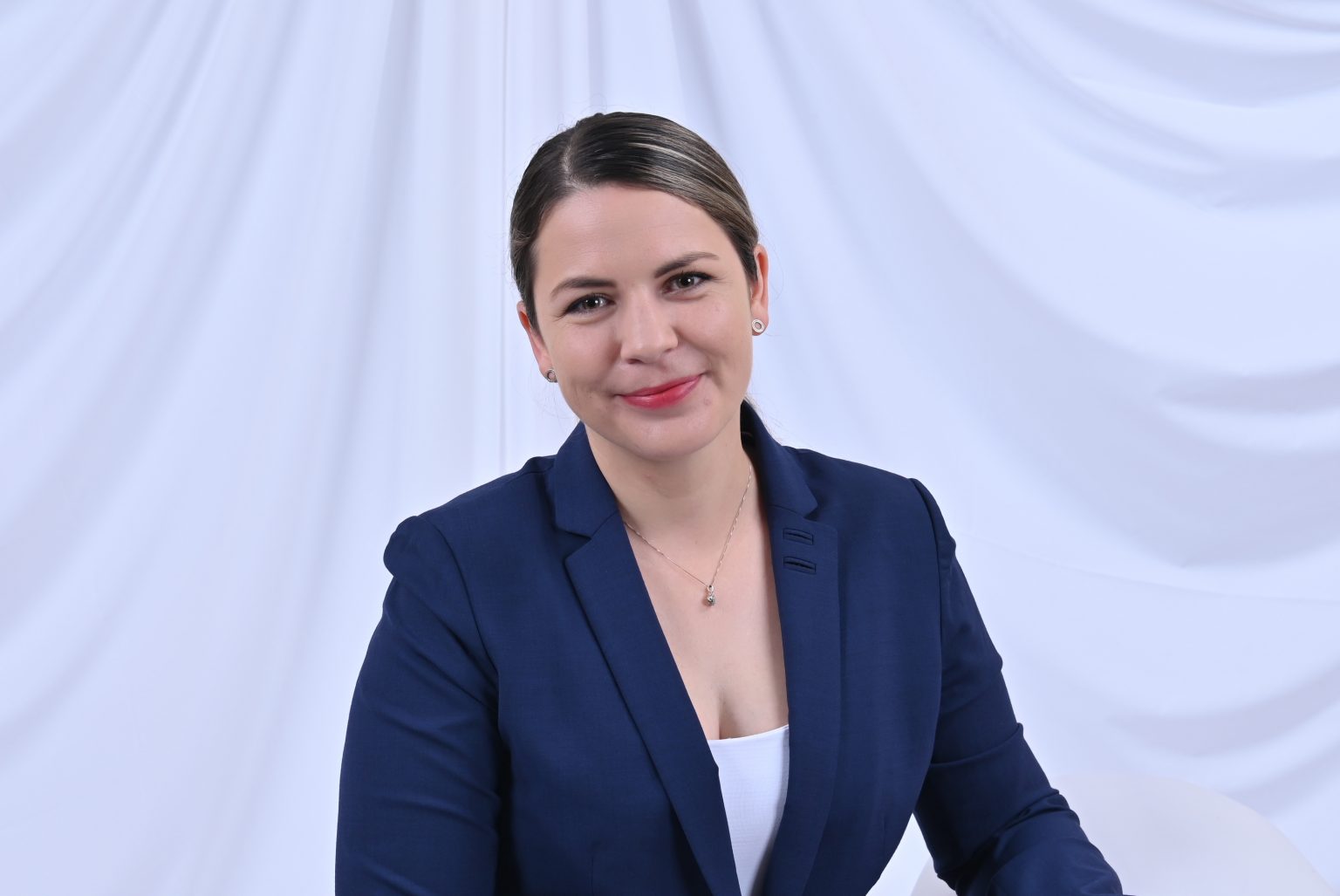 Rising Above – Georgiana Istrate – Ocean Players Club